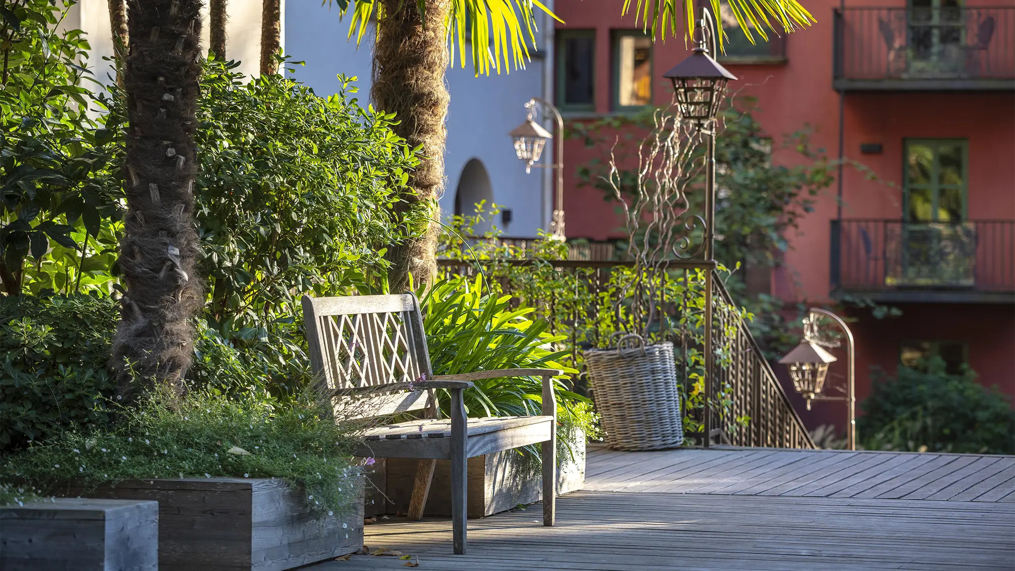 Hiking Routes and Circuits